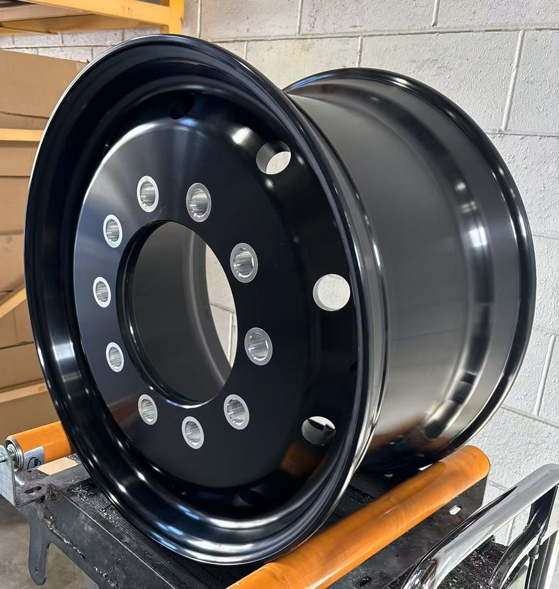 ALUMINUM WHEEL 22.5x9.00 10x285.75, 26mm hub piloted 220mm CBD, 10 han ...